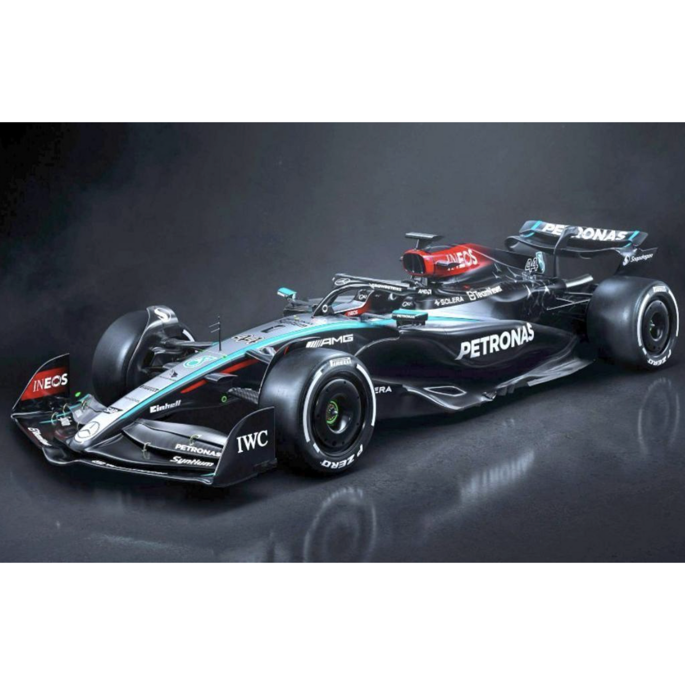 LEGO F1 Mercedes-AMG W14 vs. MOC W15: Build, Compare & Display Like a